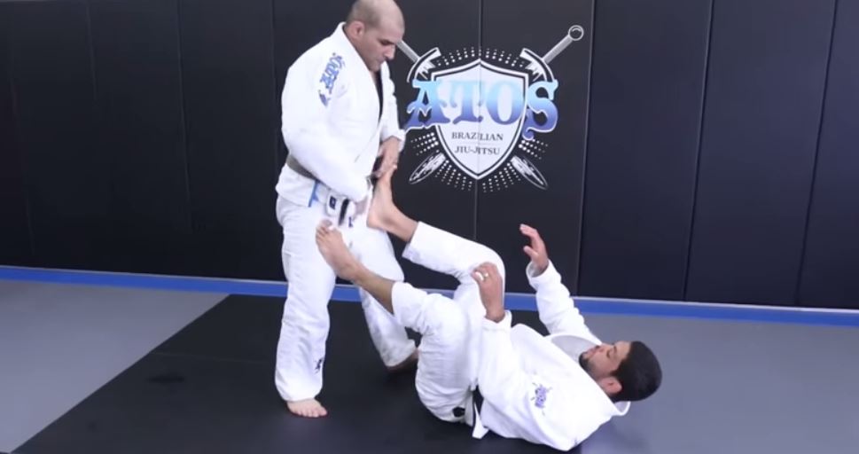 Andre Galvao | Lasso Guard Sweep to Omaplata | Jiu-Jitsu Scholar